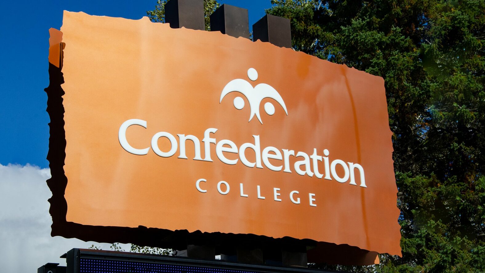 Du học và định cư Confederation College – LOUIS EDUCATION